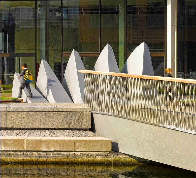World Of Technology: London’s New Folding Bridge Opens and Closes Like ...